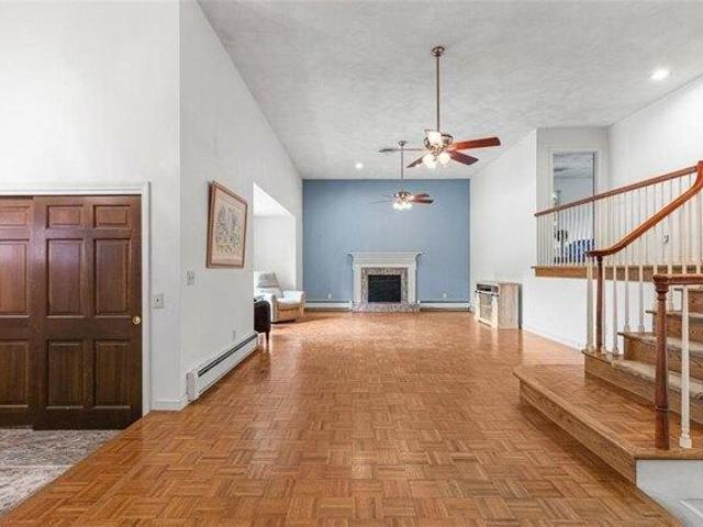 house with 3 bedroom, East Greenwich RI DS102828280