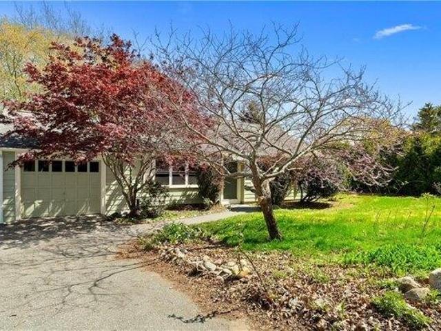 house with 3 bedroom, East Greenwich RI DS103125140