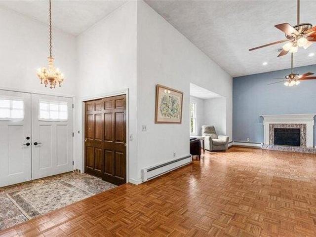 house with 3 bedroom, East Greenwich RI ES102828280