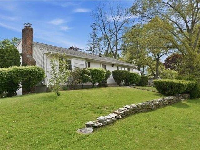 house with 3 bedroom, East Greenwich RI ES103097847