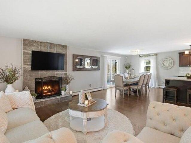house with 3 bedroom, East Greenwich RI ES103444785