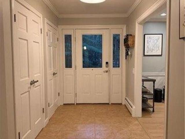 house with 3 bedroom, East Greenwich RI ES104235900