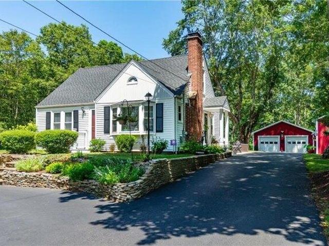 house with 3 bedroom, East Greenwich RI ES105080435
