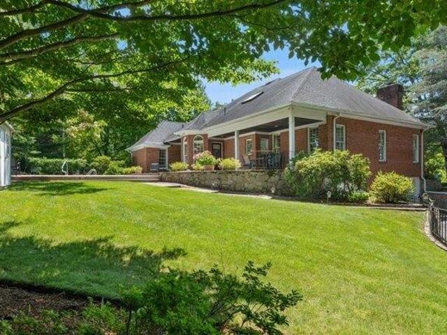 house with 3 bedroom, East Greenwich RI ES105117359
