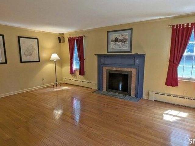 house with 3 bedroom, East Hampton CT ES104650098