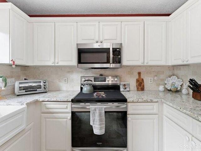 house with 3 bedroom, East Hampton CT ES104720808