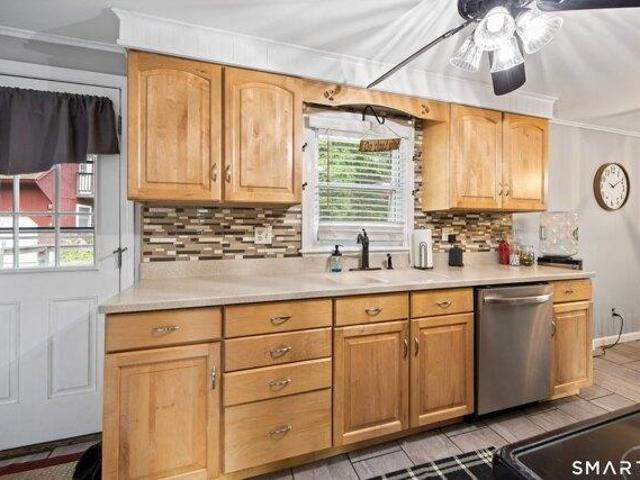 house with 3 bedroom, East Hampton CT ES104904269