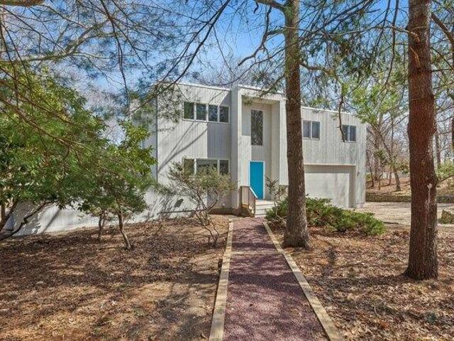 house with 3 bedroom, East Hampton NY DS103626431