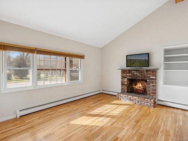 house with 3 bedroom, East Hampton NY DS103627305
