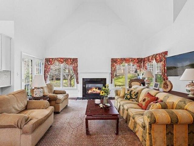 house with 3 bedroom, East Hampton NY ES103622594