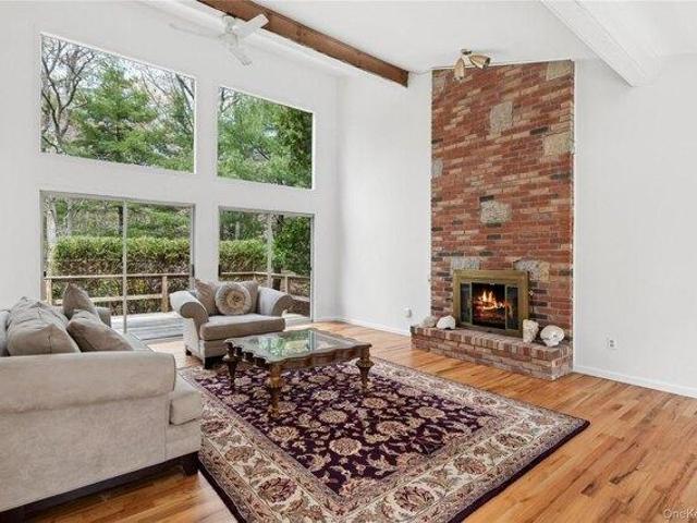 house with 3 bedroom, East Hampton NY ES103624555