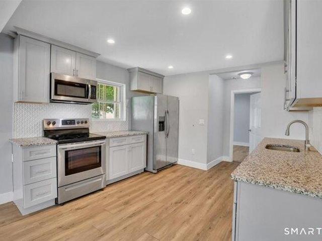 house with 3 bedroom, East Hartford CT DS103184550