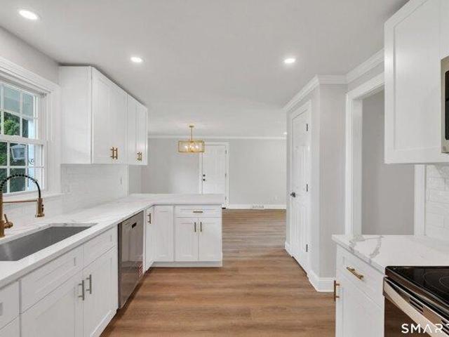 house with 3 bedroom, East Hartford CT ES104149081