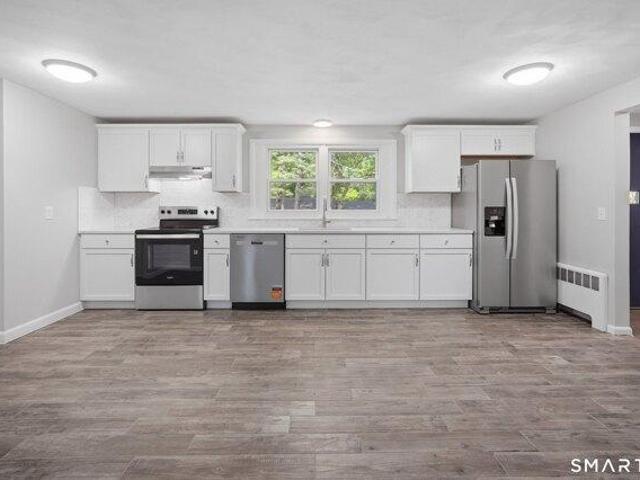 house with 3 bedroom, East Hartford CT ES104375589