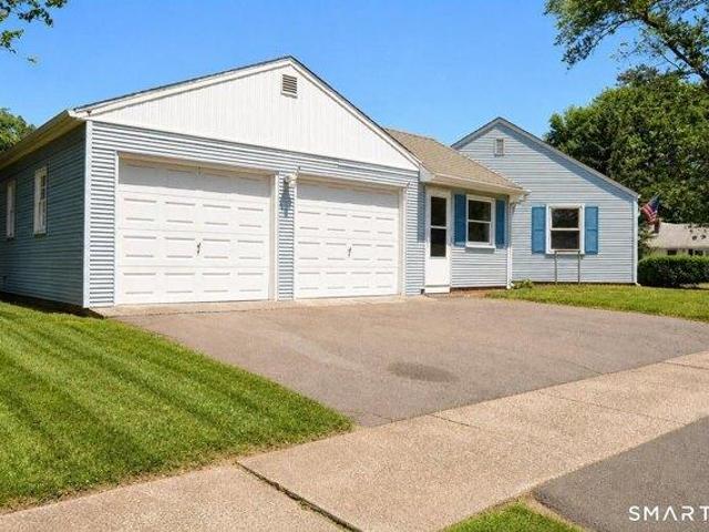 house with 3 bedroom, East Hartford CT ES104375817