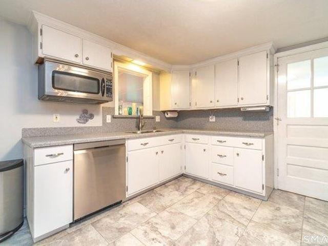 house with 3 bedroom, East Hartford CT ES104477871