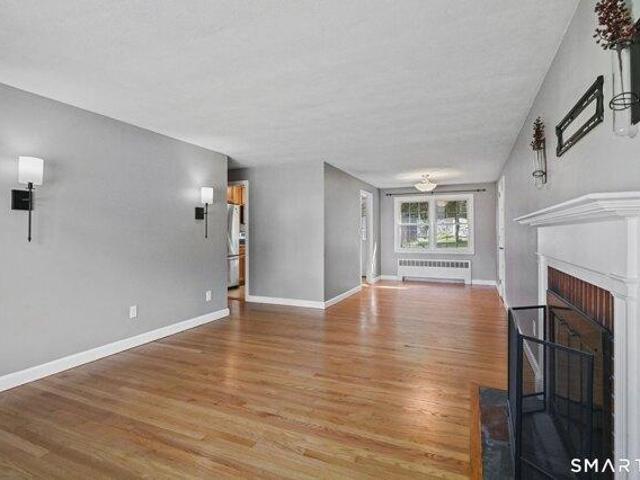house with 3 bedroom, East Hartford CT ES104481418