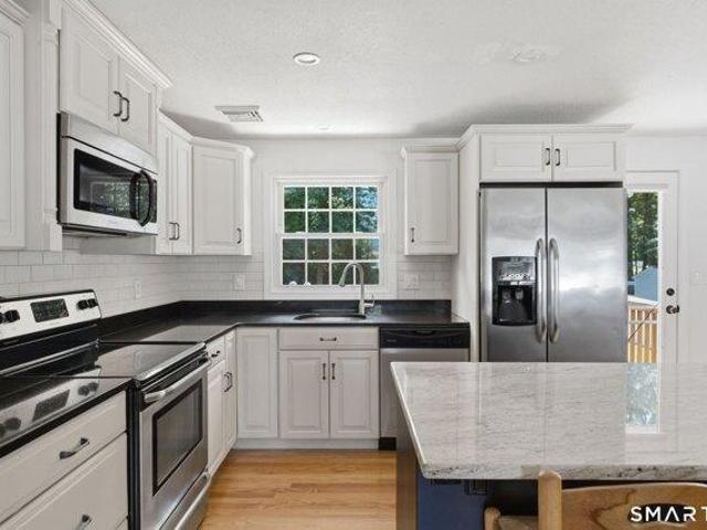 house with 3 bedroom, East Hartford CT ES105175655
