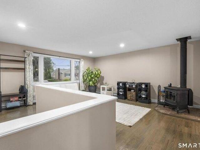 house with 3 bedroom, East Hartford CT ES105192335