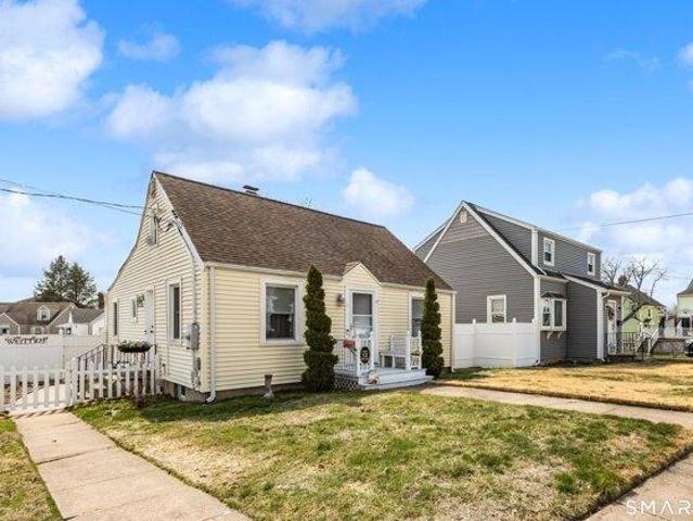 house with 3 bedroom, East Haven CT DLS101604364