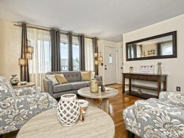 house with 3 bedroom, East Haven CT DLS102064076