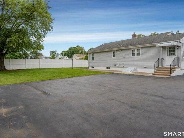 house with 3 bedroom, East Haven CT DLS102475685