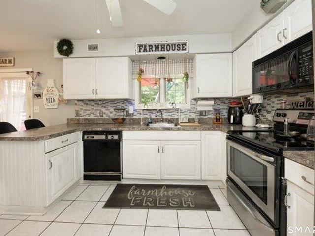 house with 3 bedroom, East Haven CT ES104191522