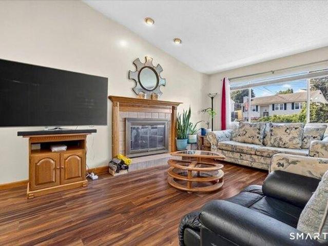 house with 3 bedroom, East Haven CT ES104264833