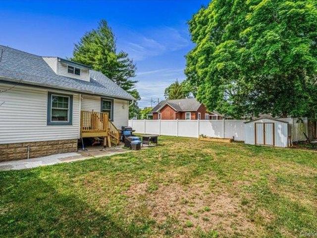 house with 3 bedroom, East Islip NY ES104921931