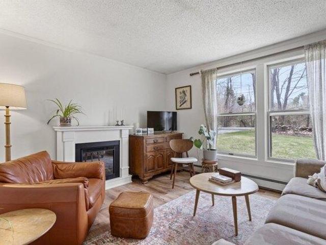 house with 3 bedroom, East Kingston NH DLS101898097