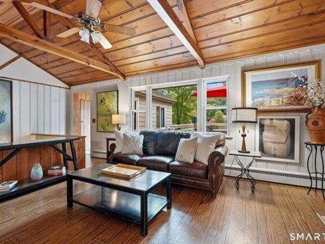 house with 3 bedroom, East Lyme CT ES103434497