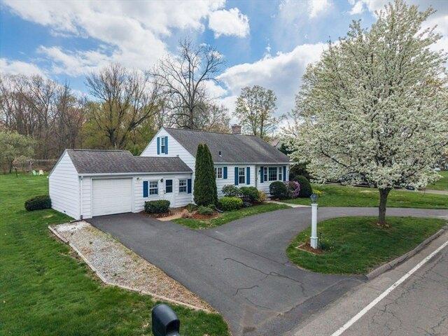 house with 3 bedroom, East Longmeadow MA DLS102409912