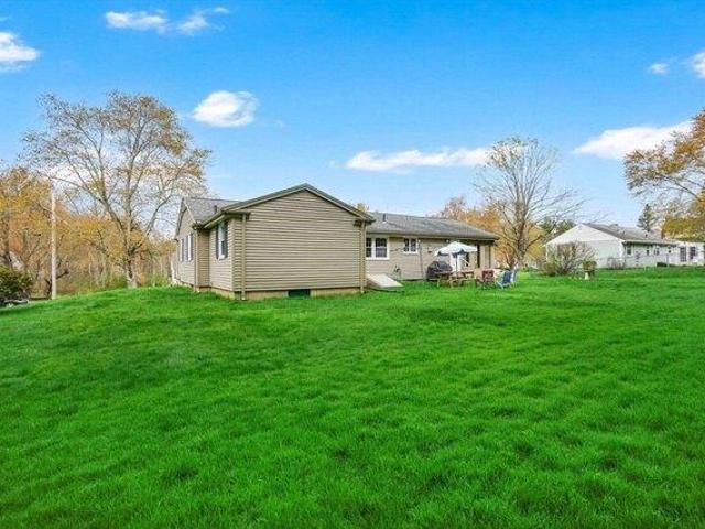 house with 3 bedroom, East Longmeadow MA DLS102708534