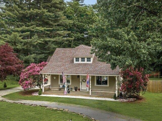 house with 3 bedroom, East Longmeadow MA ES103965802