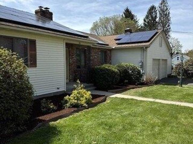 house with 3 bedroom, East Longmeadow MA ES104852570