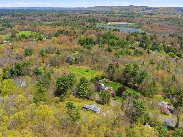 house with 3 bedroom, East Longmeadow MA ES104853533