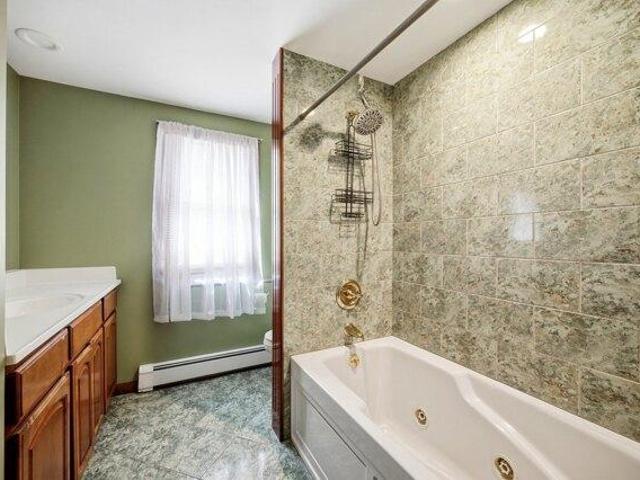 house with 3 bedroom, East Longmeadow MA ES105630697
