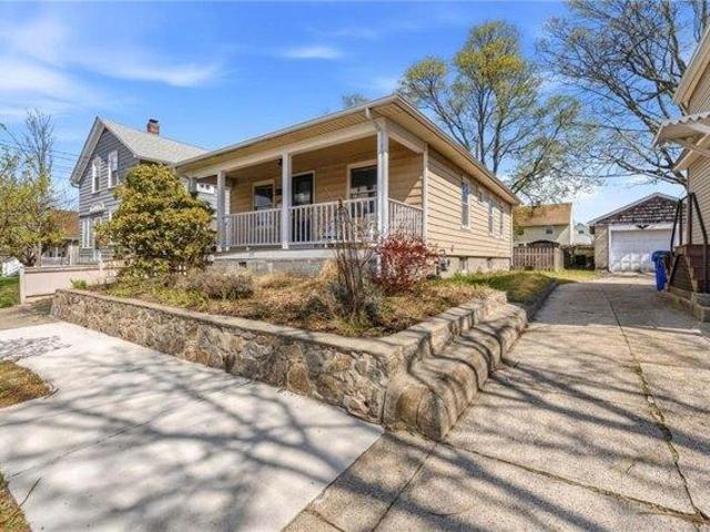 house with 3 bedroom, East Providence RI DLS102799195