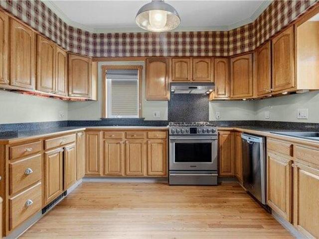 house with 3 bedroom, East Providence RI DLS102800599