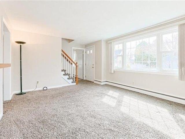 house with 3 bedroom, East Providence RI DS102063262