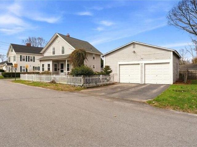 house with 3 bedroom, East Providence RI DS102313310