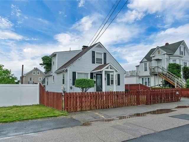 house with 3 bedroom, East Providence RI DS103433234
