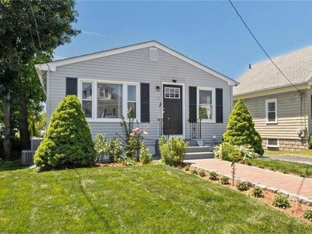 house with 3 bedroom, East Providence RI DS104007521