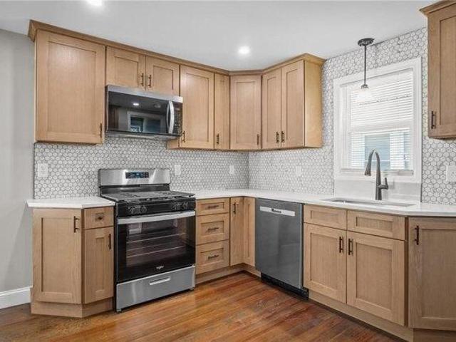 house with 3 bedroom, East Providence RI ES103431934