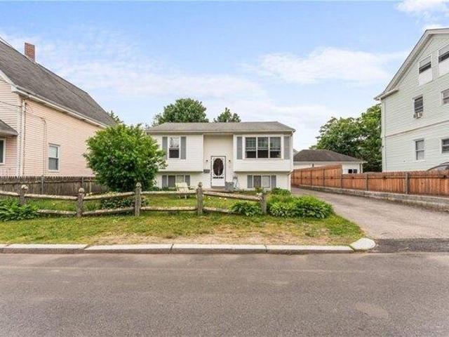 house with 3 bedroom, East Providence RI ES103432031