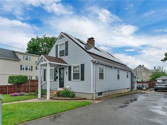 house with 3 bedroom, East Providence RI ES103433234