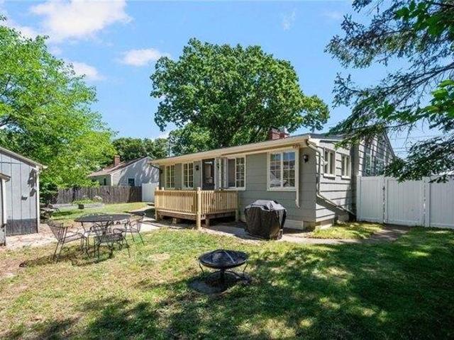 house with 3 bedroom, East Providence RI ES103496695