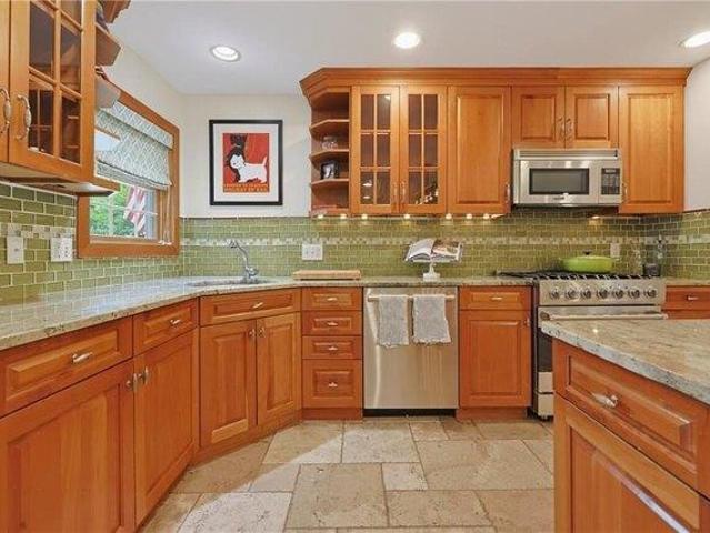 house with 3 bedroom, East Providence RI ES103496233