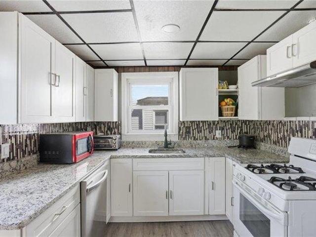 house with 3 bedroom, East Providence RI ES103621627