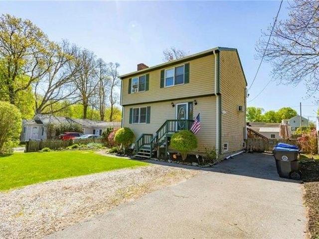 house with 3 bedroom, East Providence RI ES103852374